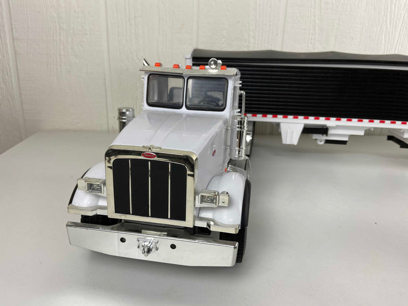 ERTL Big Farm Peterbilt With Farm Trailer