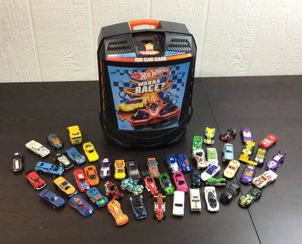 Hot Wheels 100 Car Case and Cars