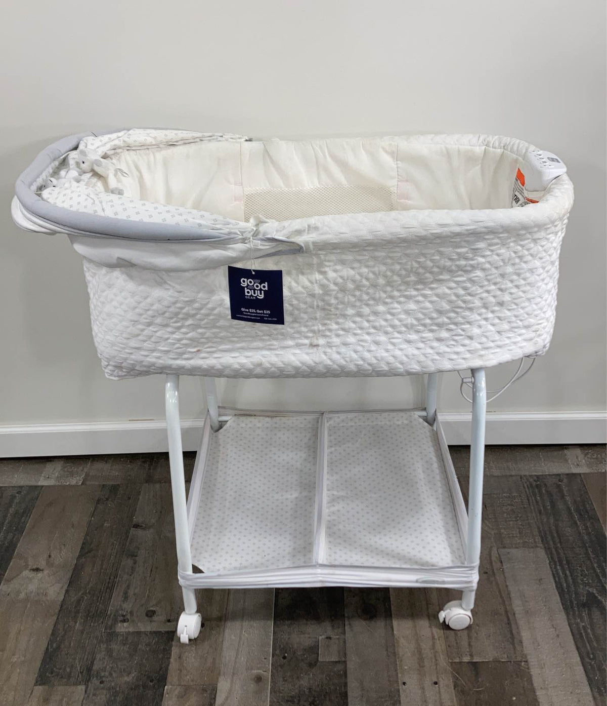 Simmons Kids Silent Auto Gliding Elite Bassinet — GoodBuy Gear