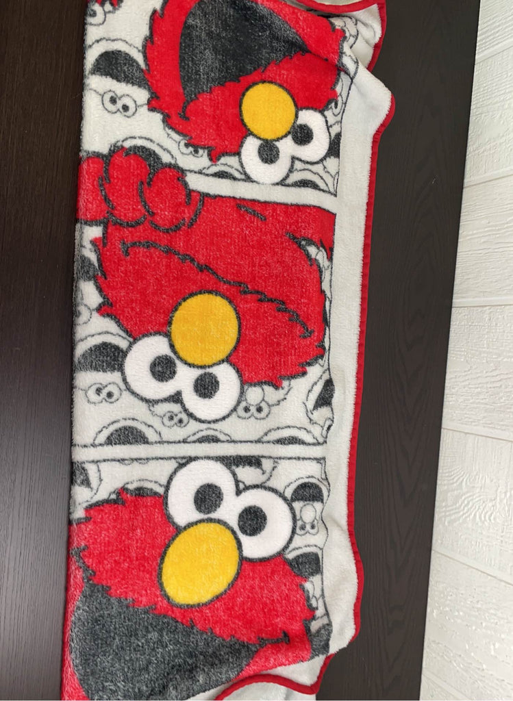 Fleece Elmo Blanket, 38" x 57"