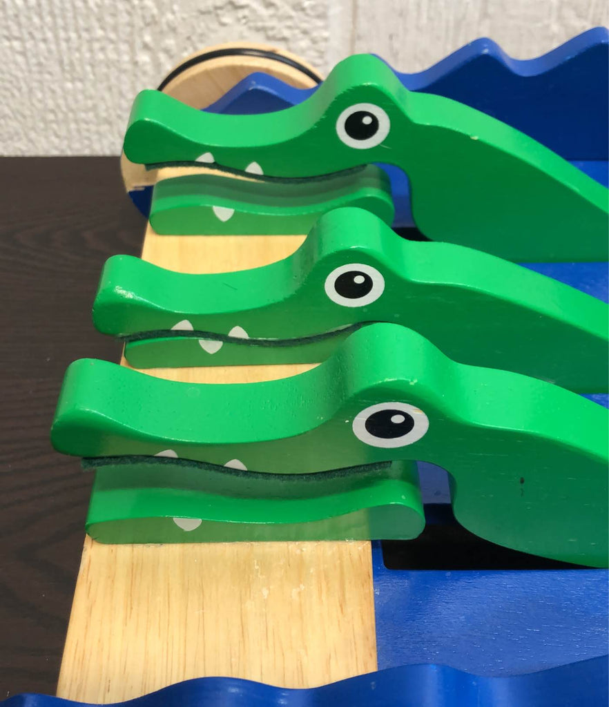 Melissa & Doug Chomp and Clack Alligator Push Toy