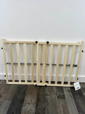 Regalo Wooden Expandable Safety Gate