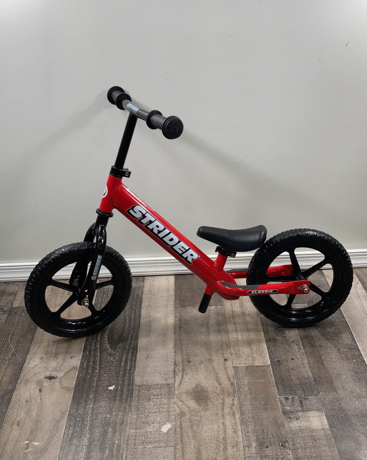 Strider Balance Bike 12” Classic, Red — GoodBuy Gear