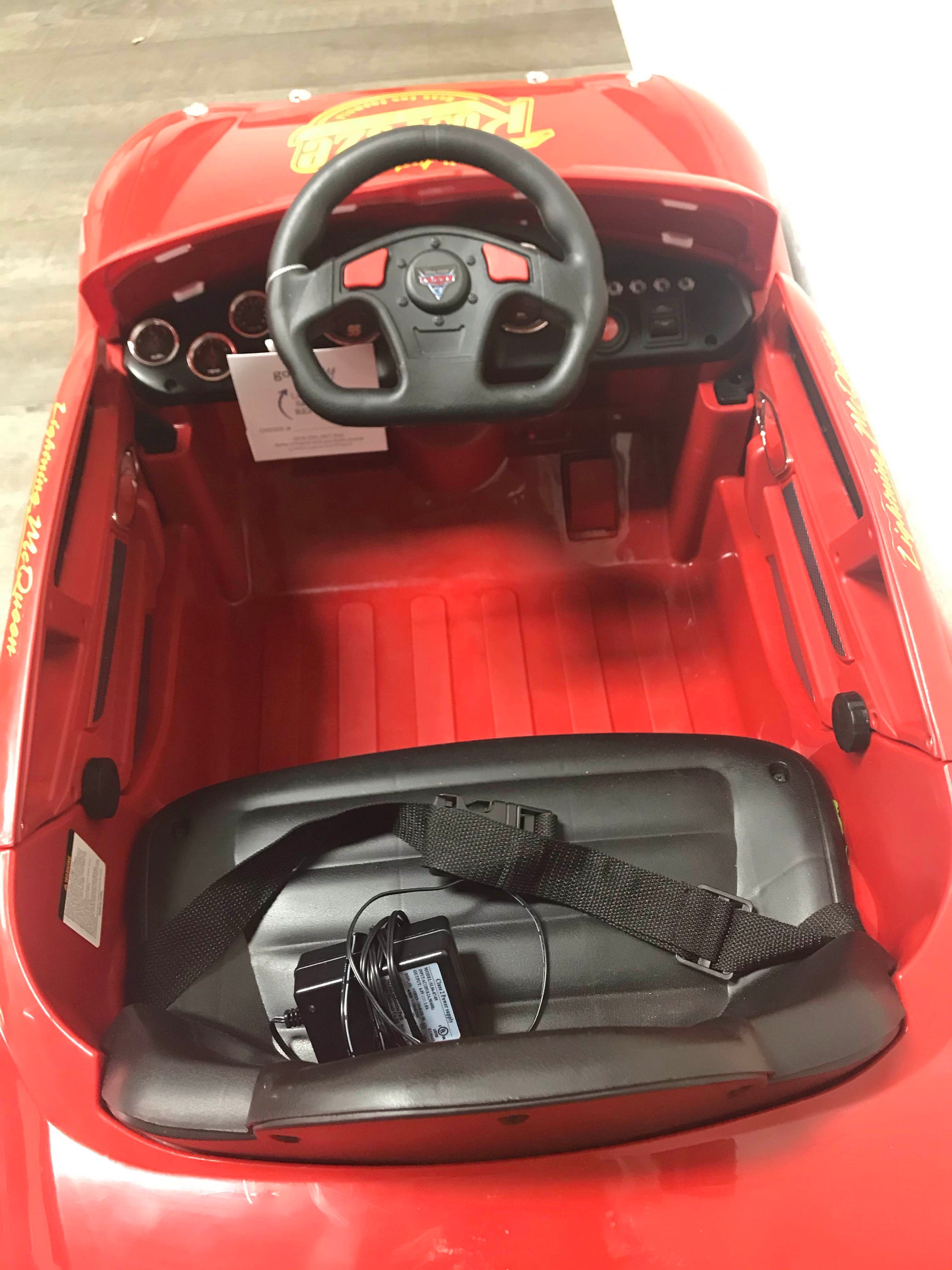 Huffy Disney Pixar Cars 3 Lightning McQueen 6V Battery-Powered Ride On ...