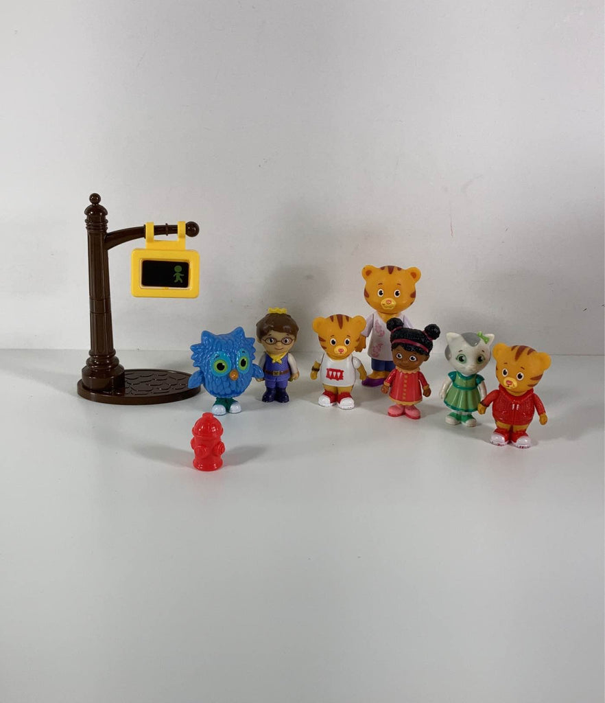 Daniel Tiger Deluxe Electronic Trolley