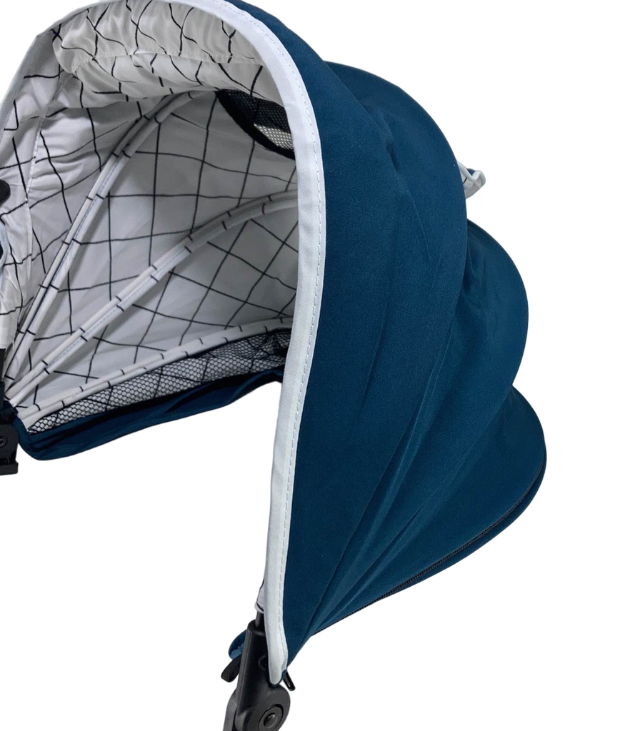 Mockingbird Extendable Canopy with Sunshade, Sea, Windowpane
