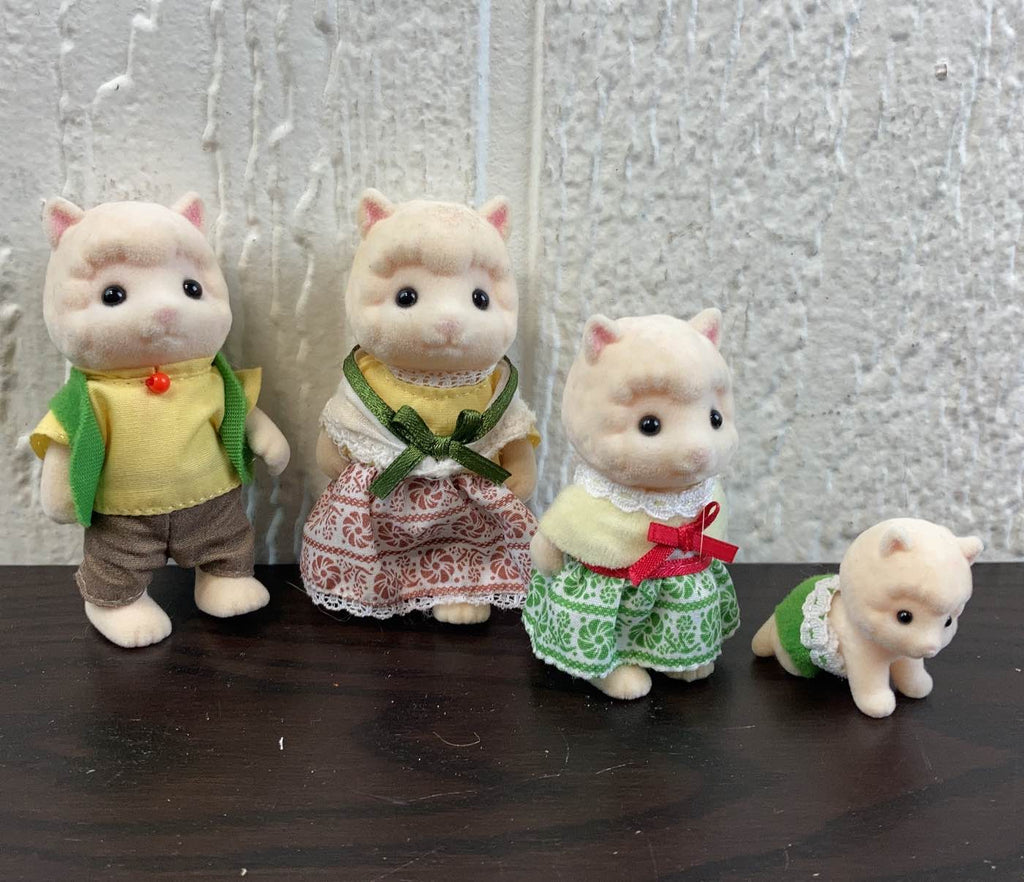 BUNDLE Calico Critters Alpaca Family