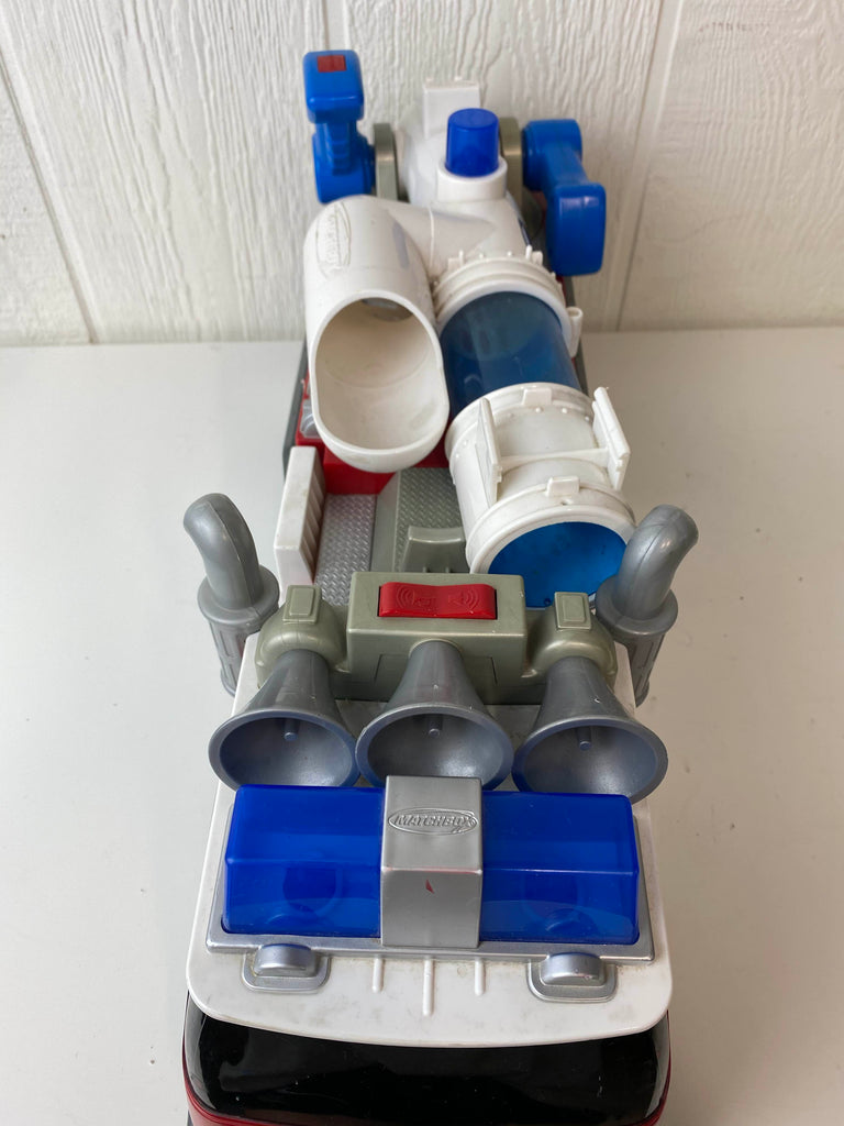 Mattel Matchbox Rescue Net Super-Blast Fire Truck