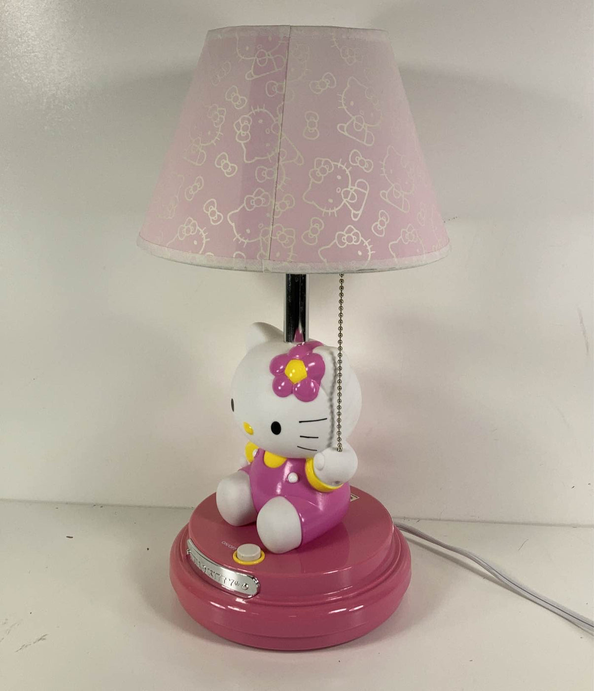 Hello Kitty Table Lamp — GoodBuy Gear