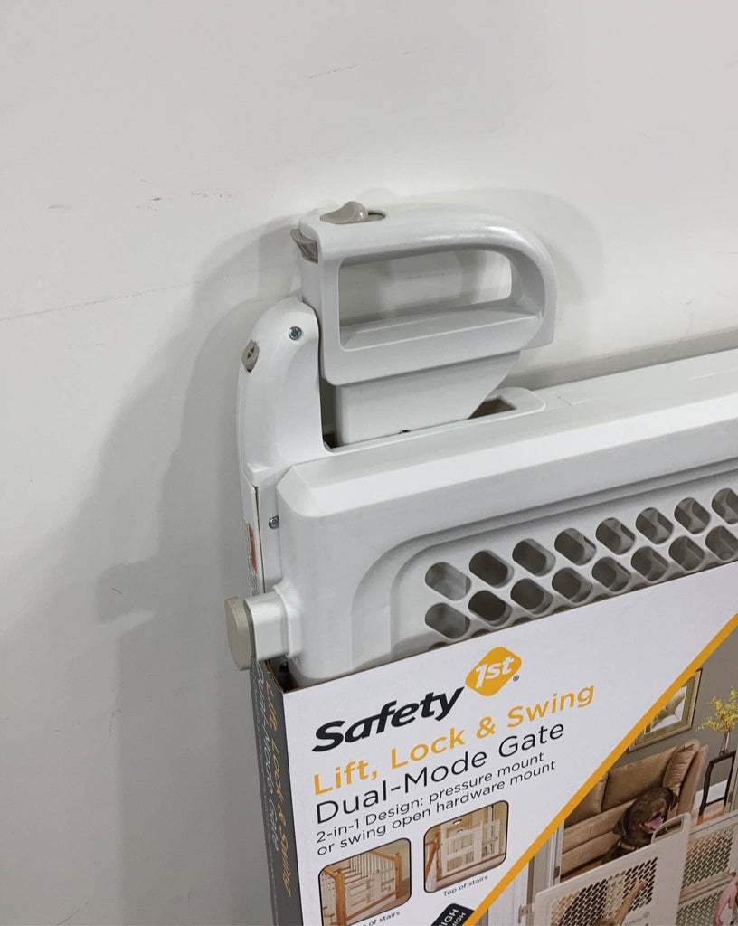 Safety 1st Lift, Lock & Swing Dual-Mode Gate