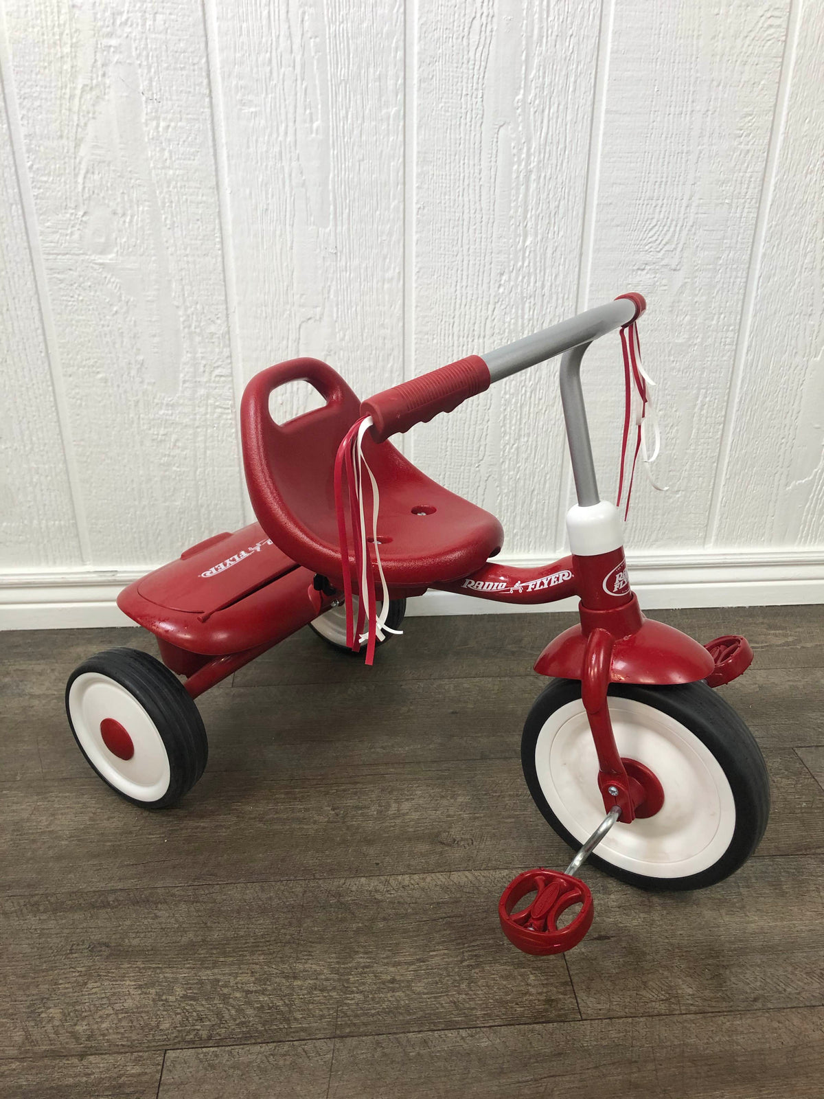 Radio Flyer Classic Tricycle, Red, 10" — GoodBuy Gear