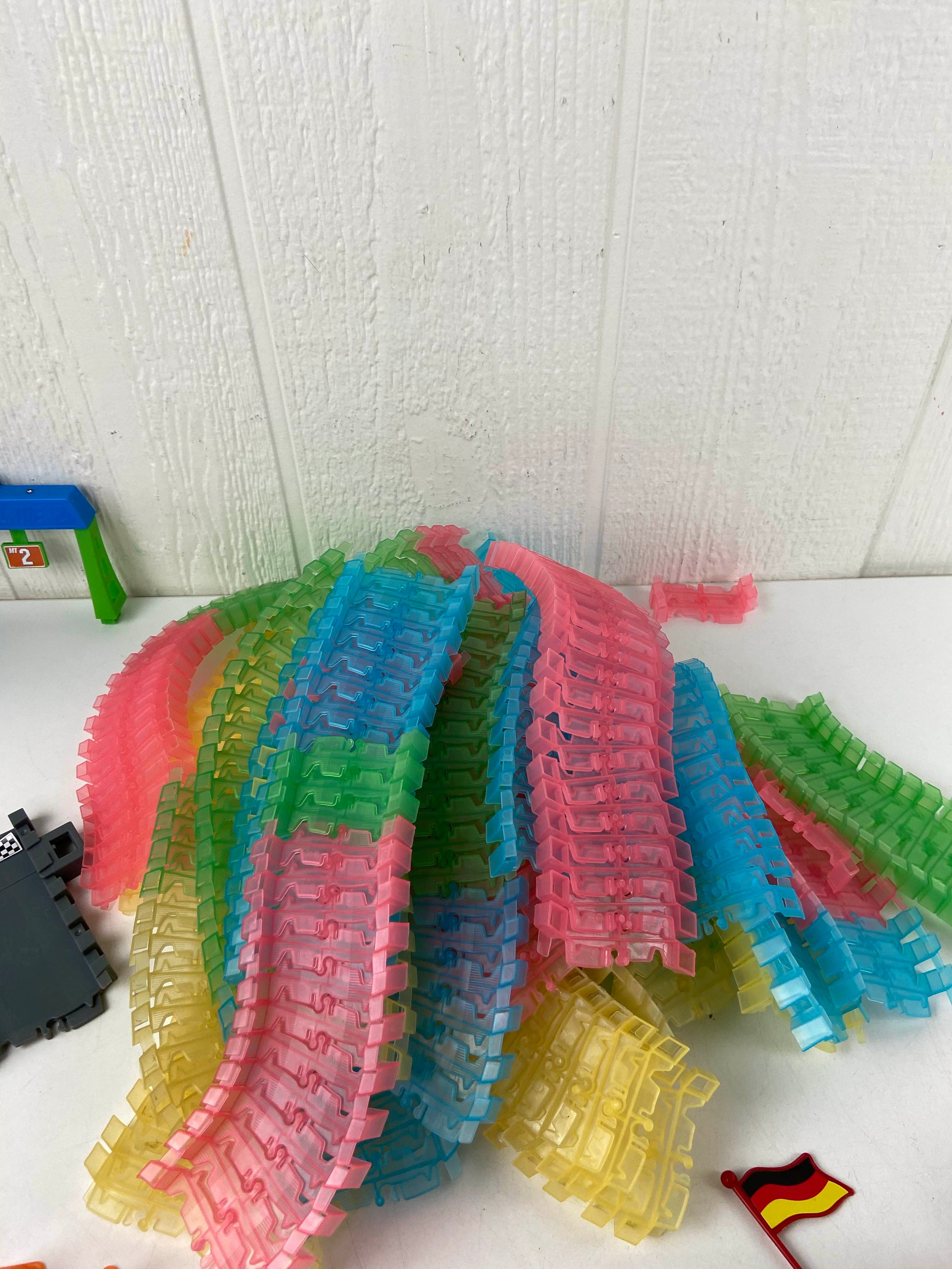 Ontel Magic Tracks RC Mega set — GoodBuy Gear