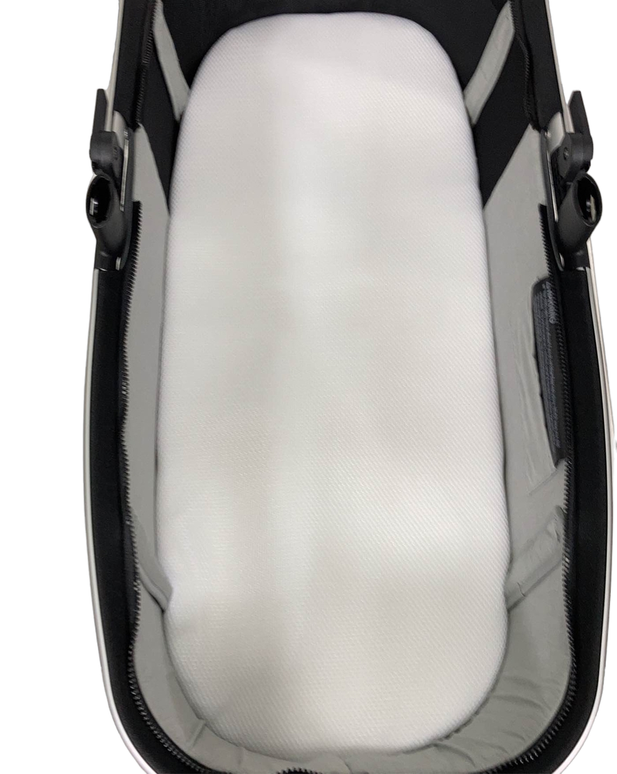 Joolz Hub+ Bassinet Carry Cot, Gorgeous Grey — GoodBuy Gear