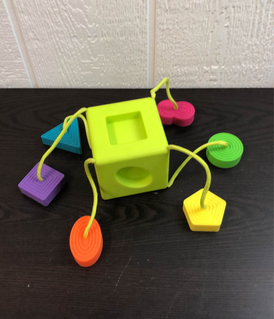 Fat Brain Toys Oombee Cube
