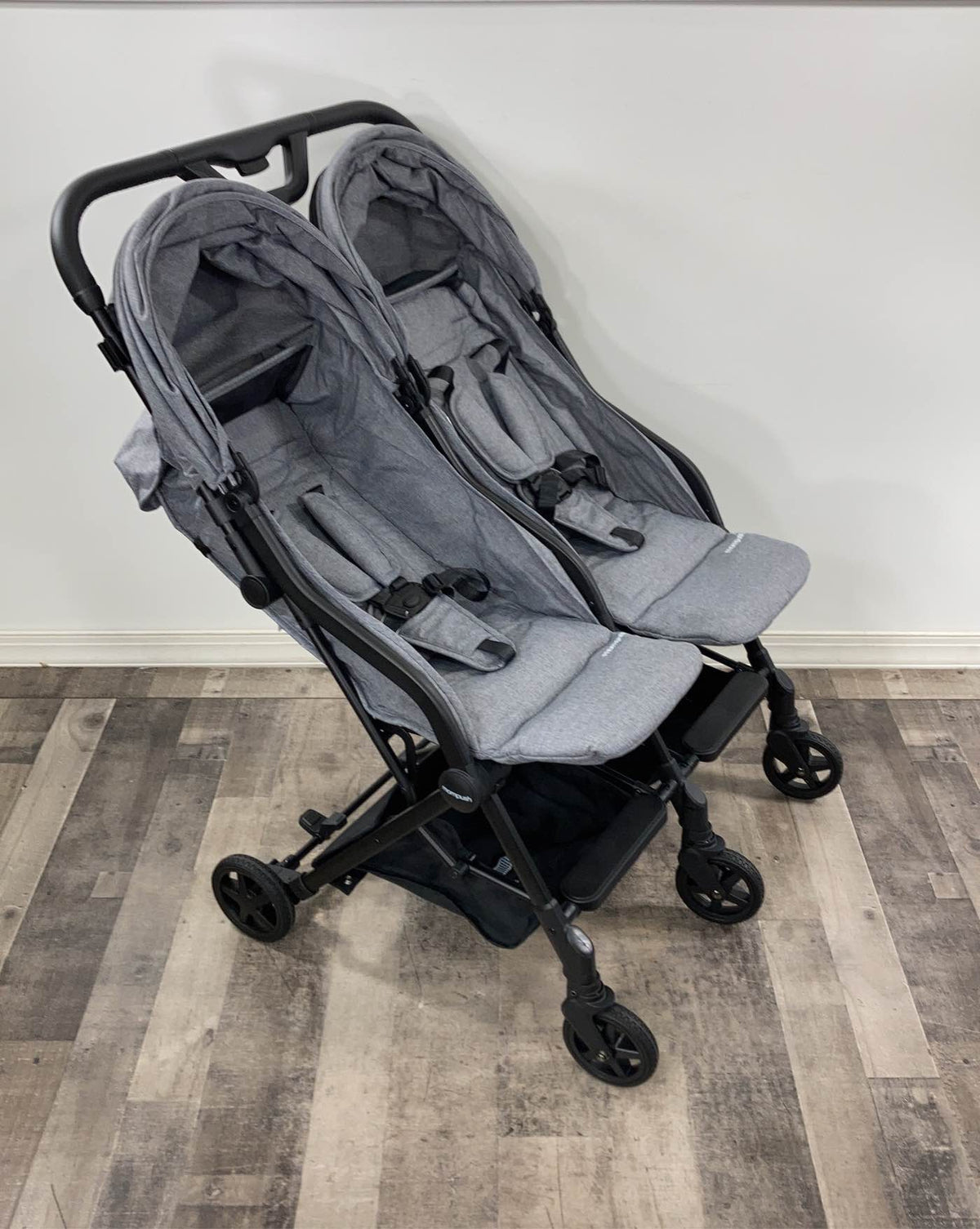 Mompush Lithe Double Stroller, 2022, Grey — GoodBuy Gear
