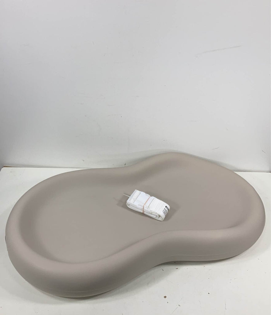Keekaroo Peanut Changing Pad, Vanilla