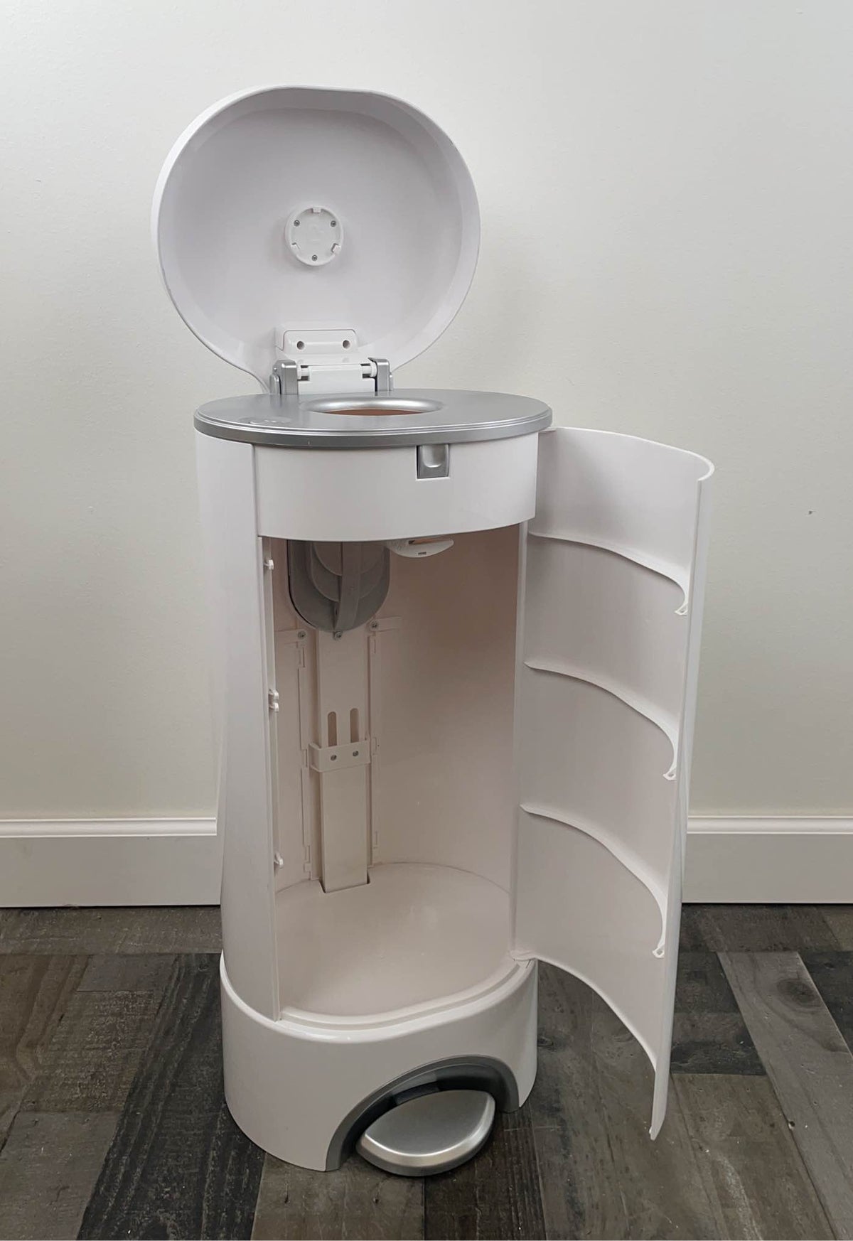 Munchkin Step Diaper Pail — GoodBuy Gear