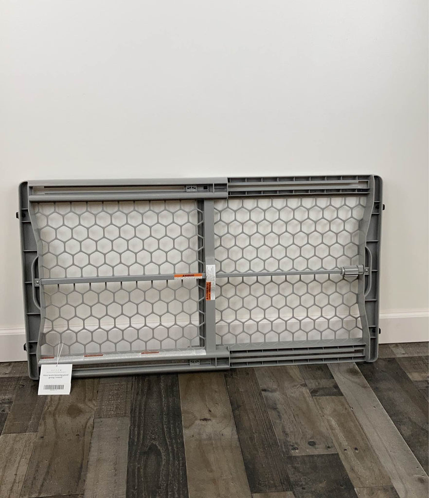 Regalo Plastic Expandable Safety Gate