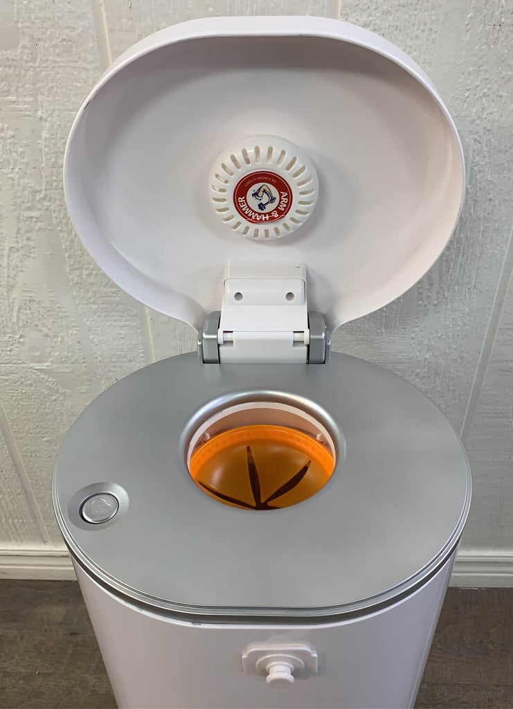 Munchkin Step Diaper Pail, with child safety lock