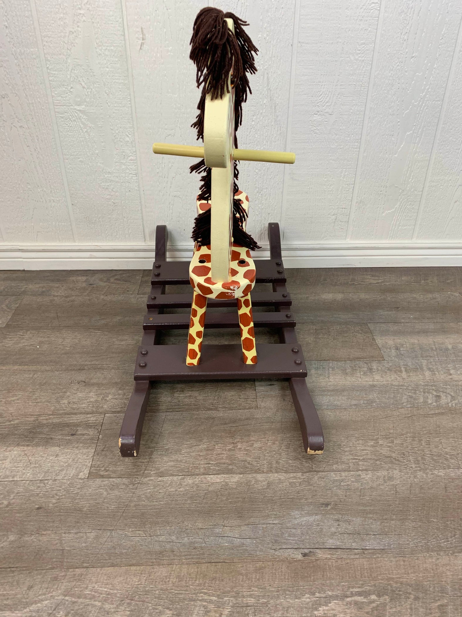 KENYIELD Wooden Rocking Giraffe — GoodBuy Gear