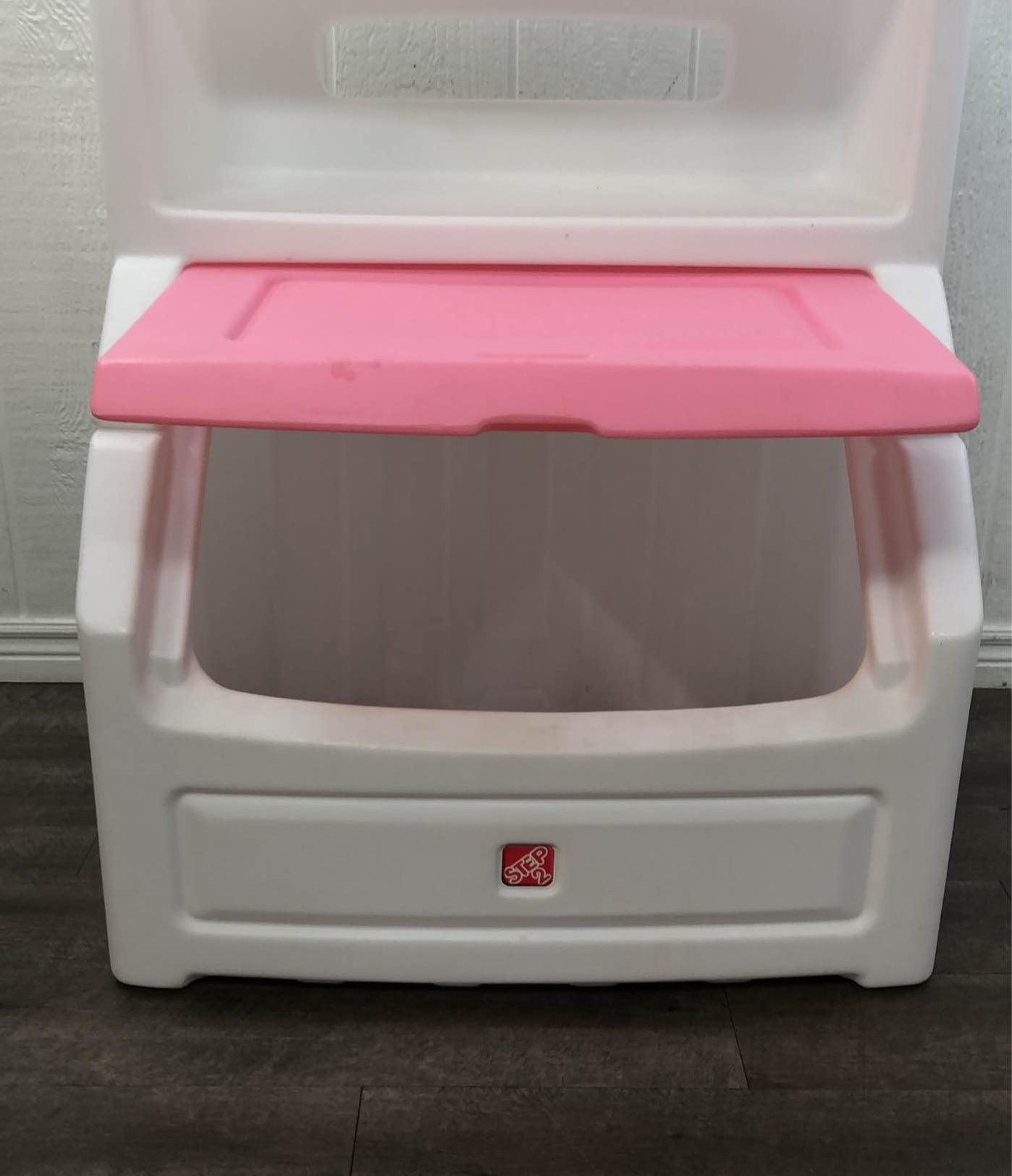 Step2 Lift and Hide Bookcase Toy Box — GoodBuy Gear