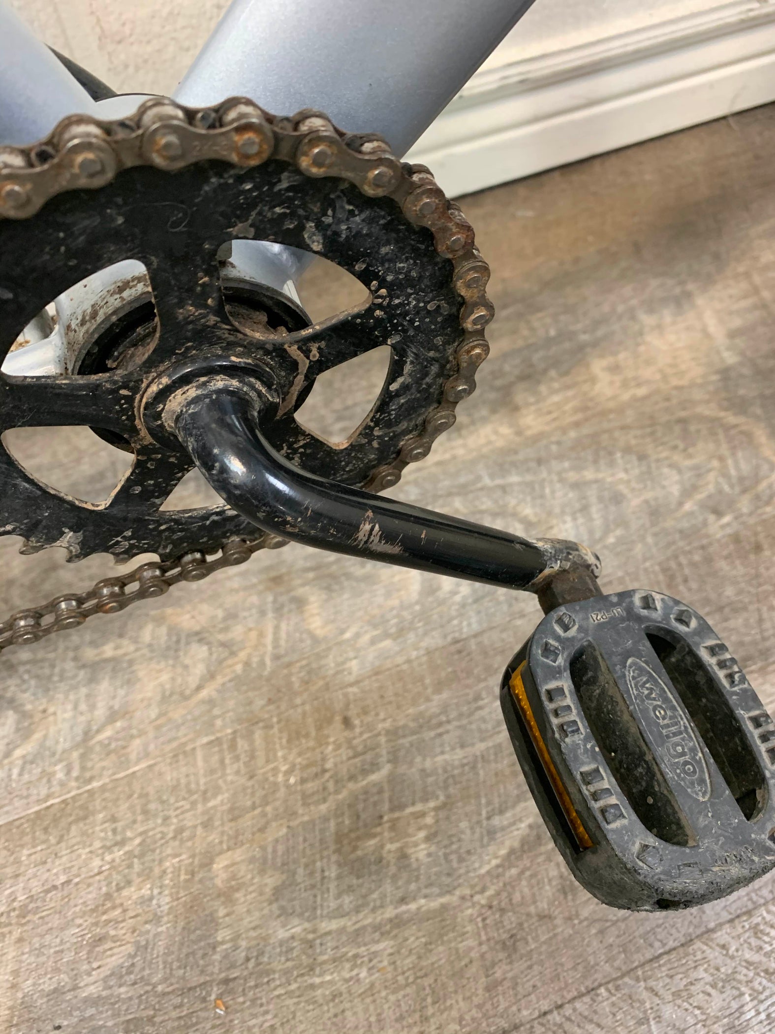 Novara Stinger Bicycle, 16”, with training wheels — GoodBuy Gear