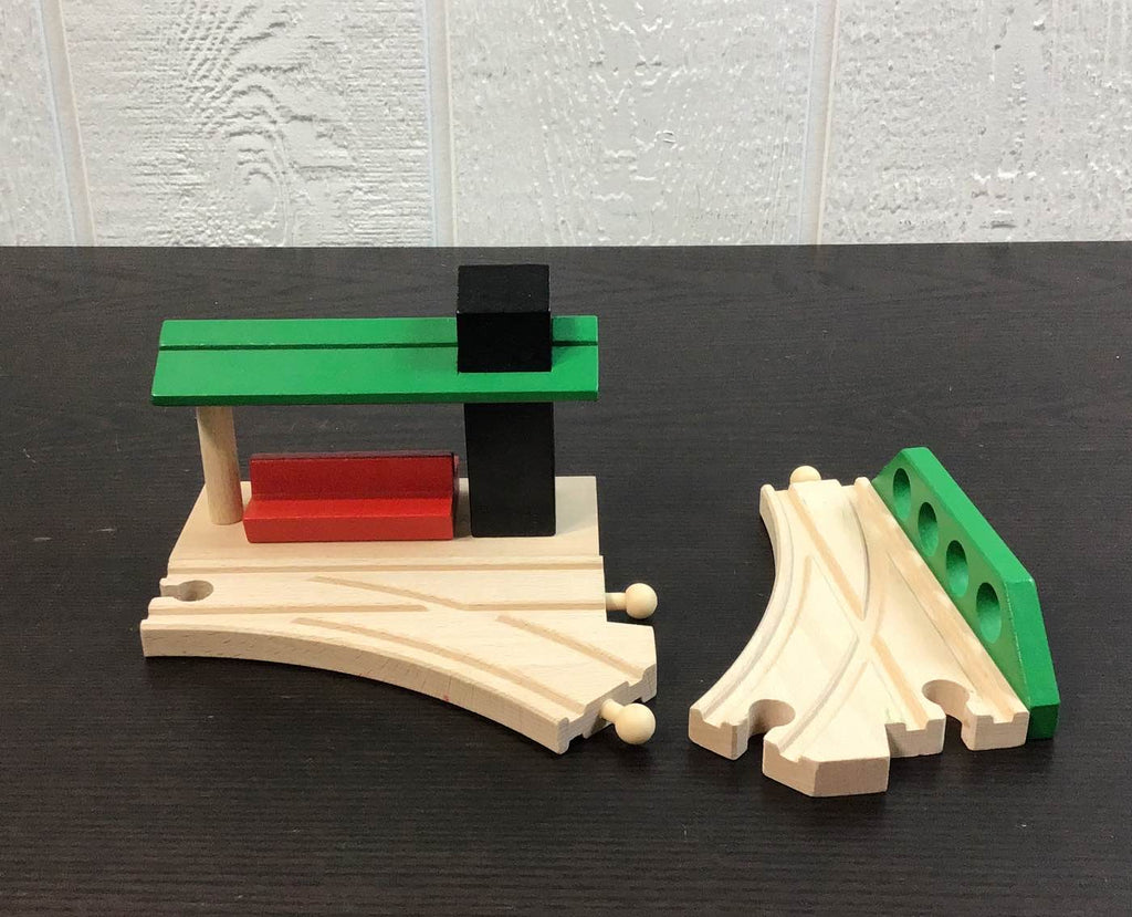 Brio Classic Deluxe Wooden Railway Train Set