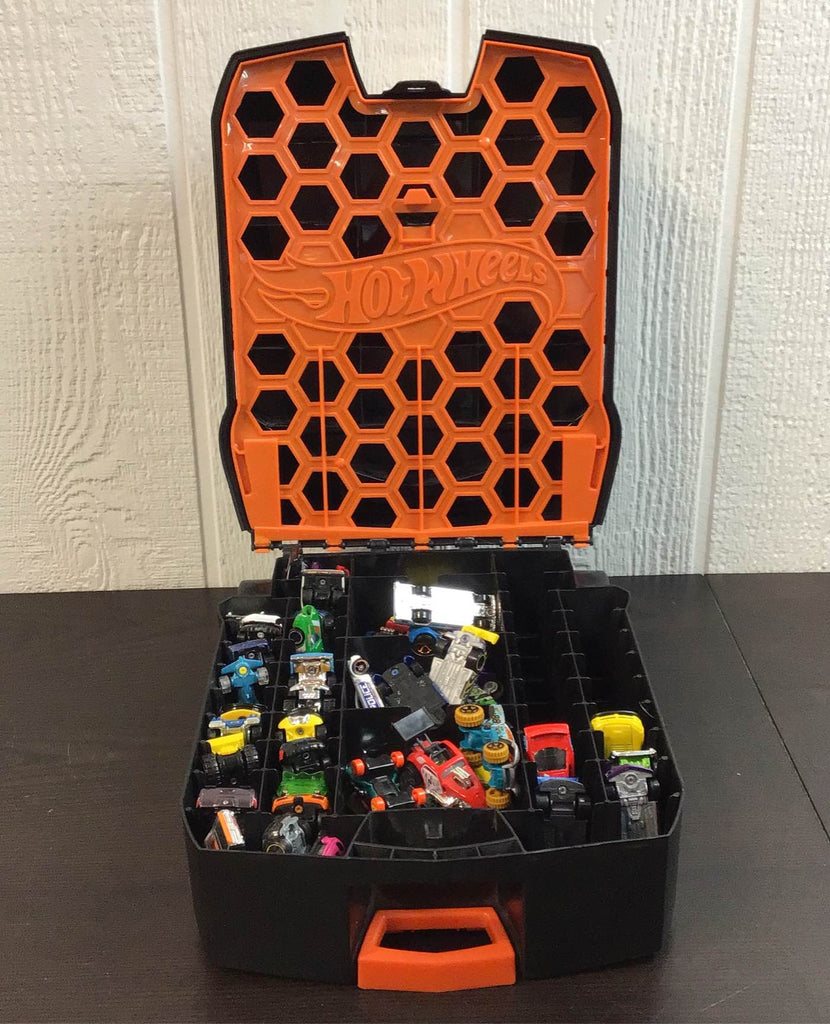 Hot Wheels 100 Car Case and Cars