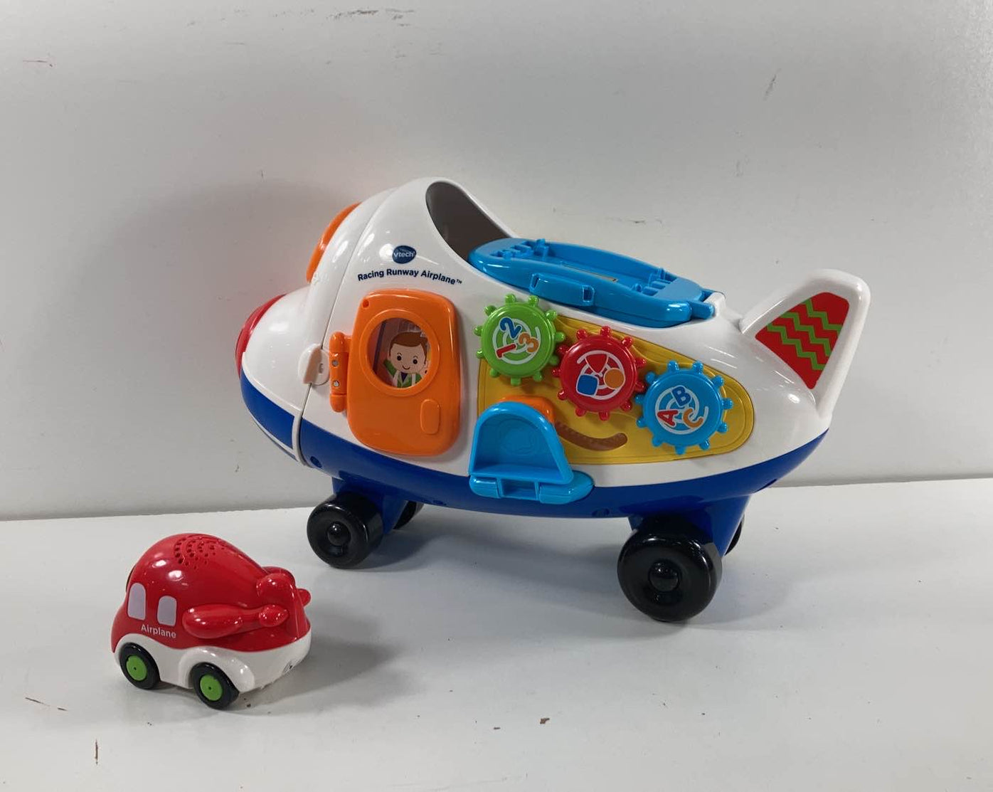 VTech Go! Go! Smart Wheels Racing Runway Airplane — GoodBuy Gear