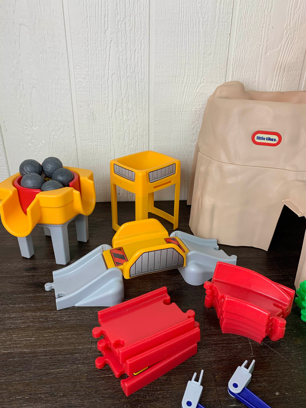 Little Tikes Big Adventures Construction Peak Rail And Road Play Set ...