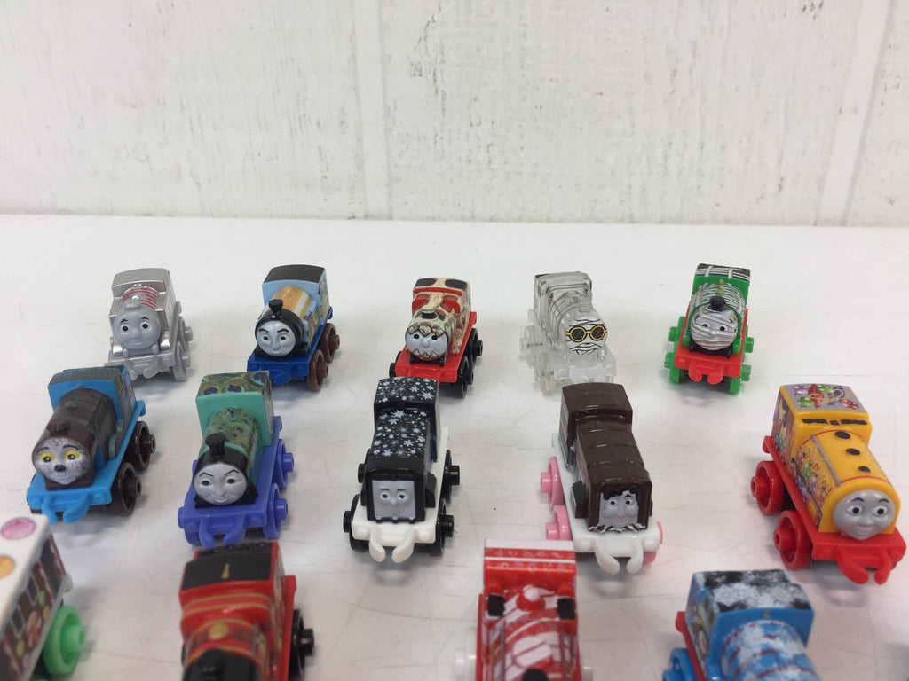 BUNDLE Thomas Mini Set, 20 Trains, Holiday