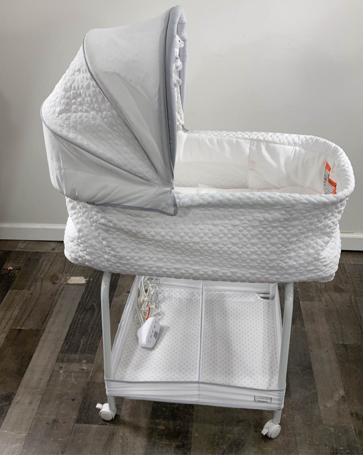 Simmons Kids Silent Auto Gliding Elite Bassinet — GoodBuy Gear