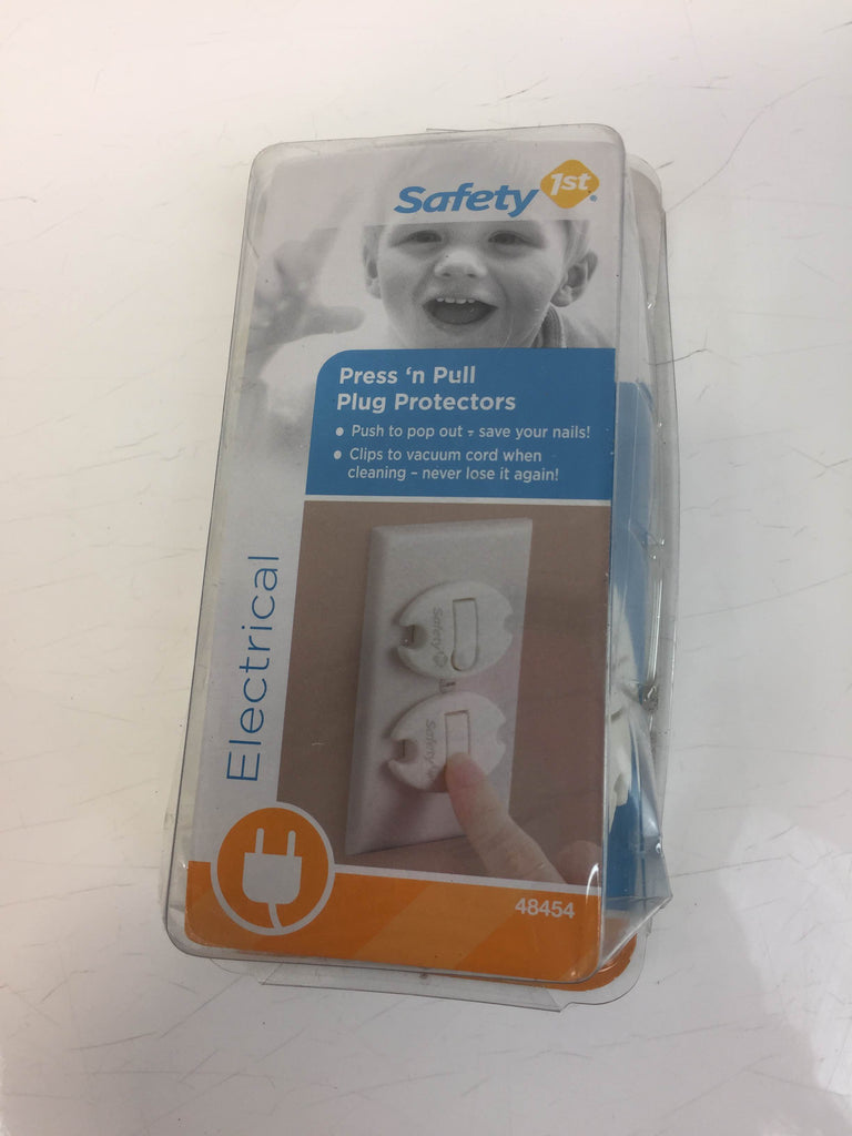 Safety 1st Press N Pull Plug Protectors