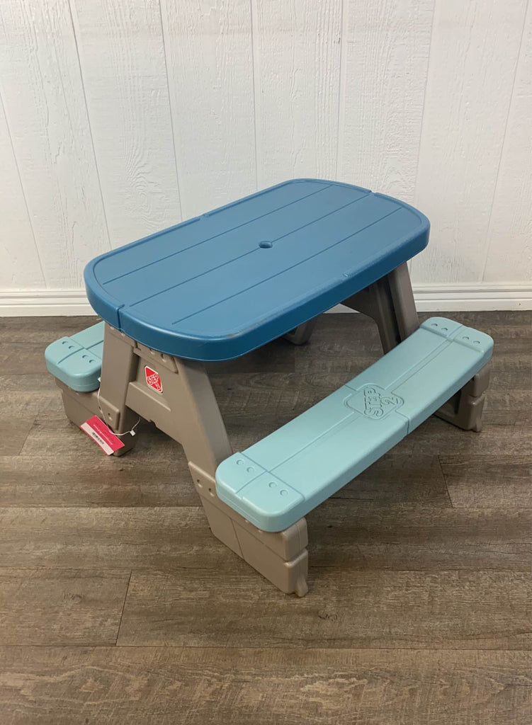 Step2 Sit and Snack Picnic Table