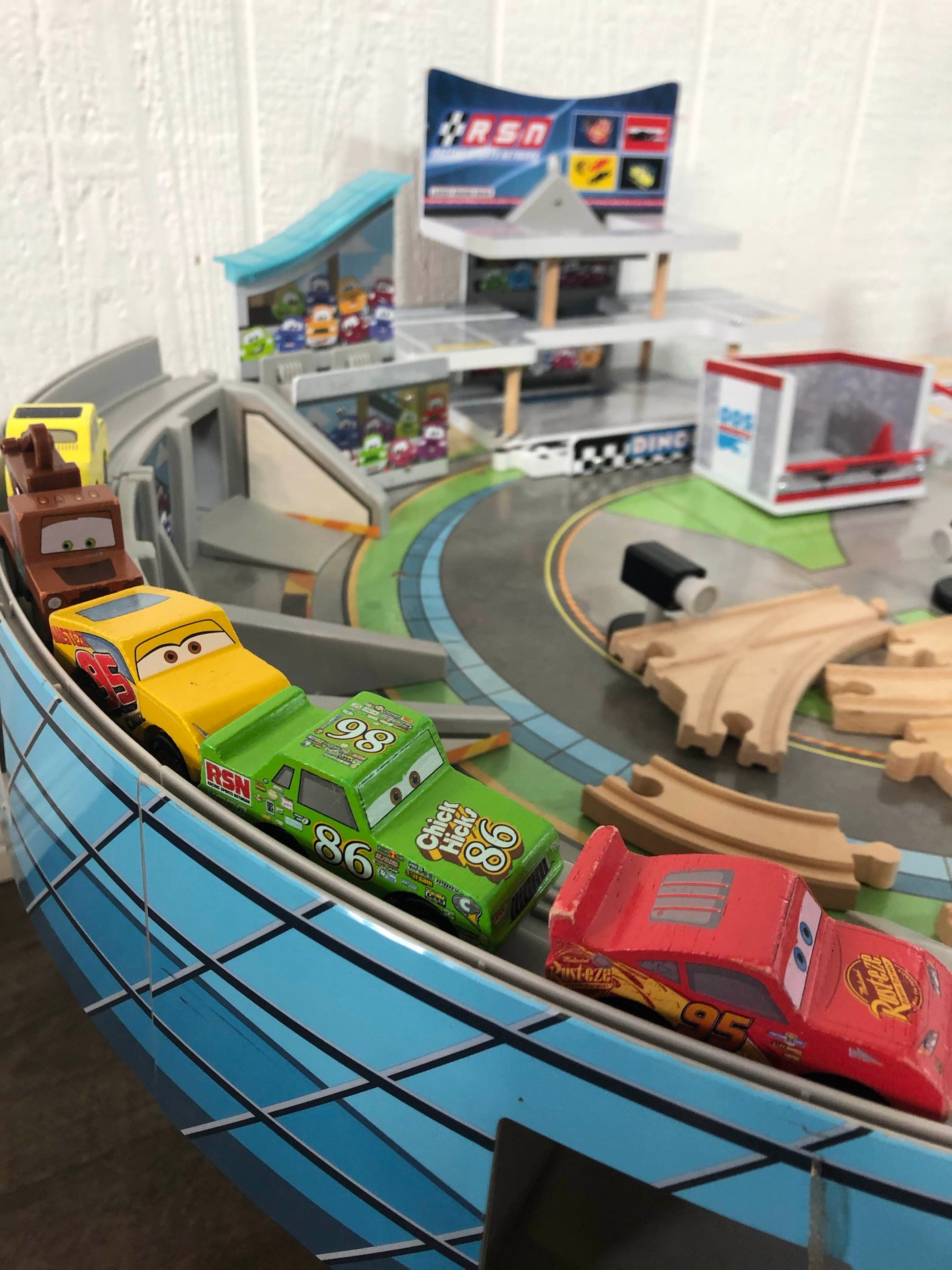 KidKraft Disney Pixar Cars 3 Florida Speedway Train Table Racetrack ...