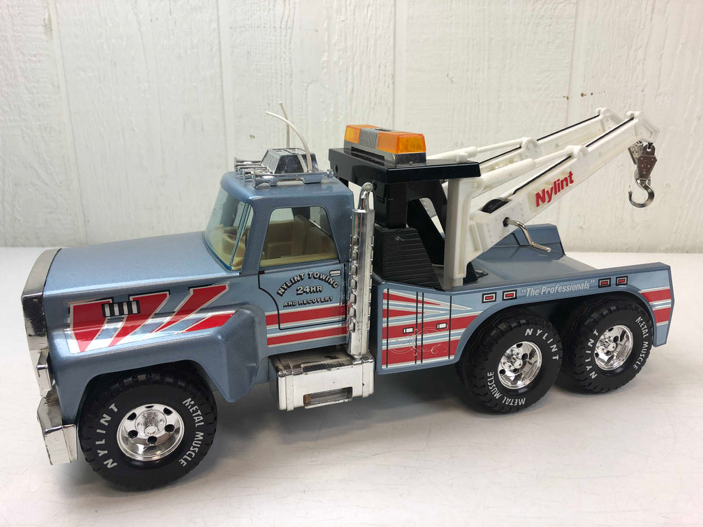 Nylint Tow Truck